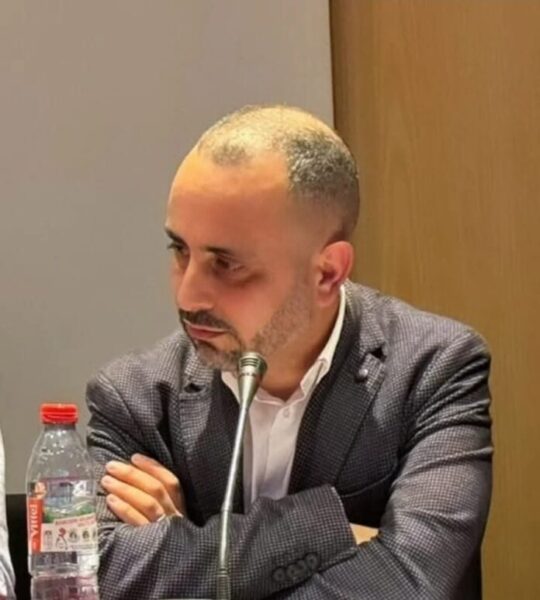 Συνέντευξη του συγγραφέα και γενικού γραμματέα του οργανισμού «Apulivre ...