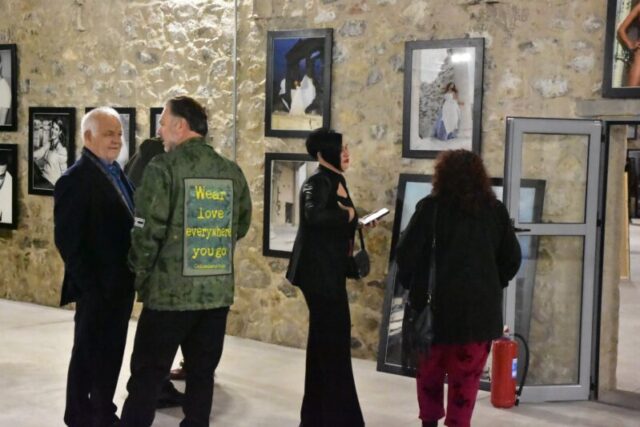 ΣΠΥΡΟΣ ΠΩΡΟΣ ΄΄ ΕΚΘΕΣΗ ΦΩΤΟΓΡΑΦΙΑΣ «ΑΠΟΤΥΠΩΜΑ 30» Απο τον Μανο ...